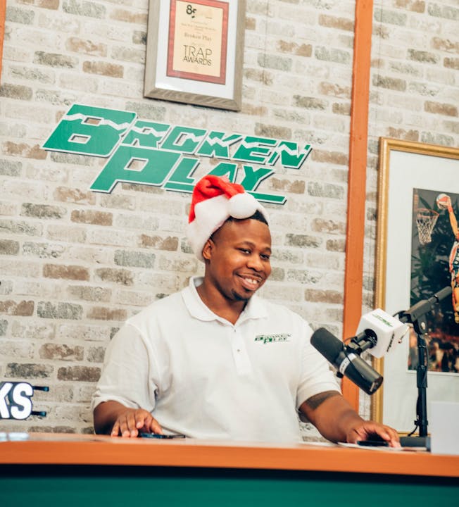 BROKEN PLAY | NAVV GREENE | S02 | EP16 | 12.20.23 - BROKEN PLAY | SEASON 2 - Channel Eighty Five