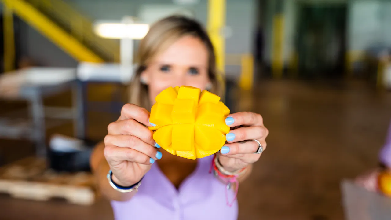 Ag on Wheels | Down to the Tropics - Mangos - Ag Entertainment - AcresTV
