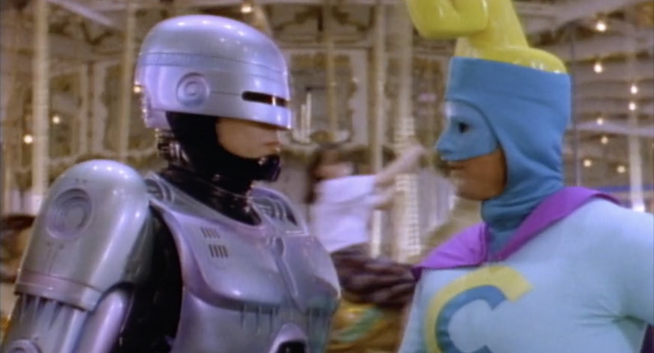 Robocop vs Commander Cash - ARROW