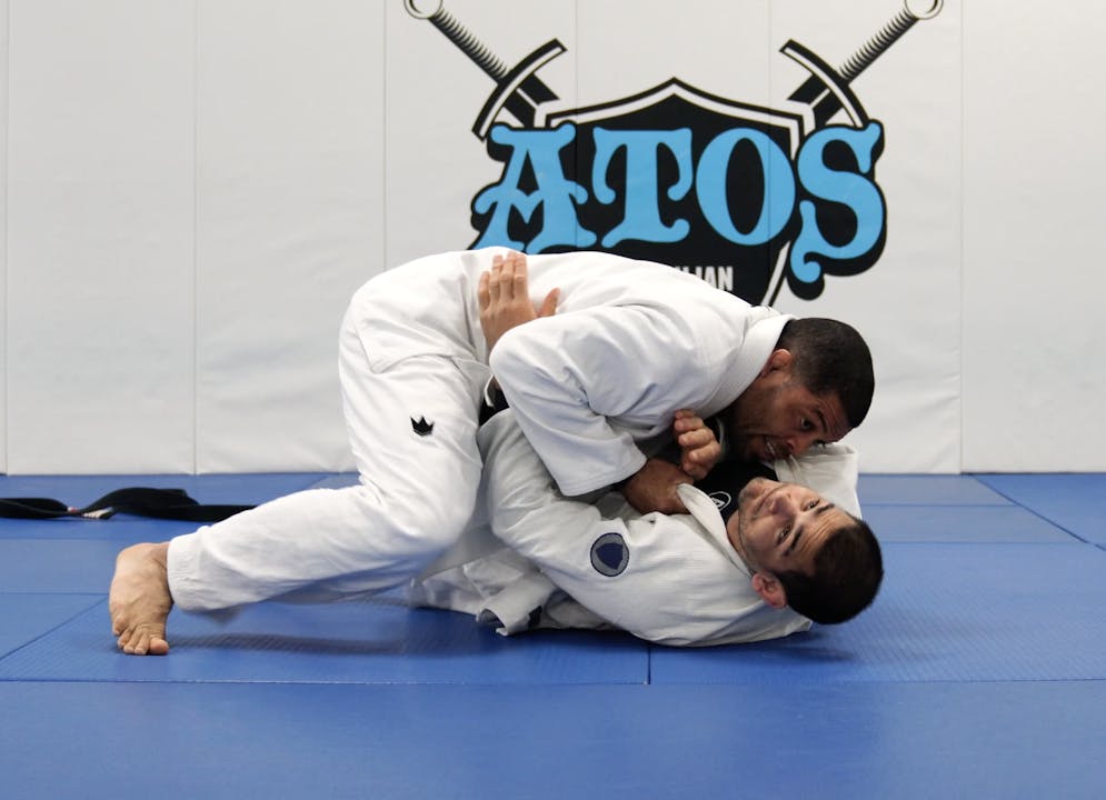 Prioritizing Head Positioning & Control While Passing - Andre Galvao ...