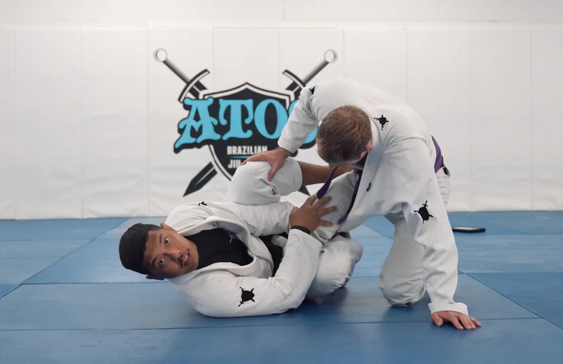 Squid Guard Entry From Worm Guard | Part 1 - Rolando Samson - Atos BJJ ...