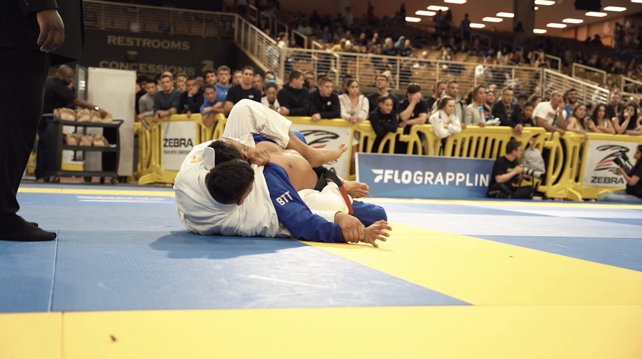 In Action: Rolando Samson Applies a Perfect Collar Choke at the 2023 ...