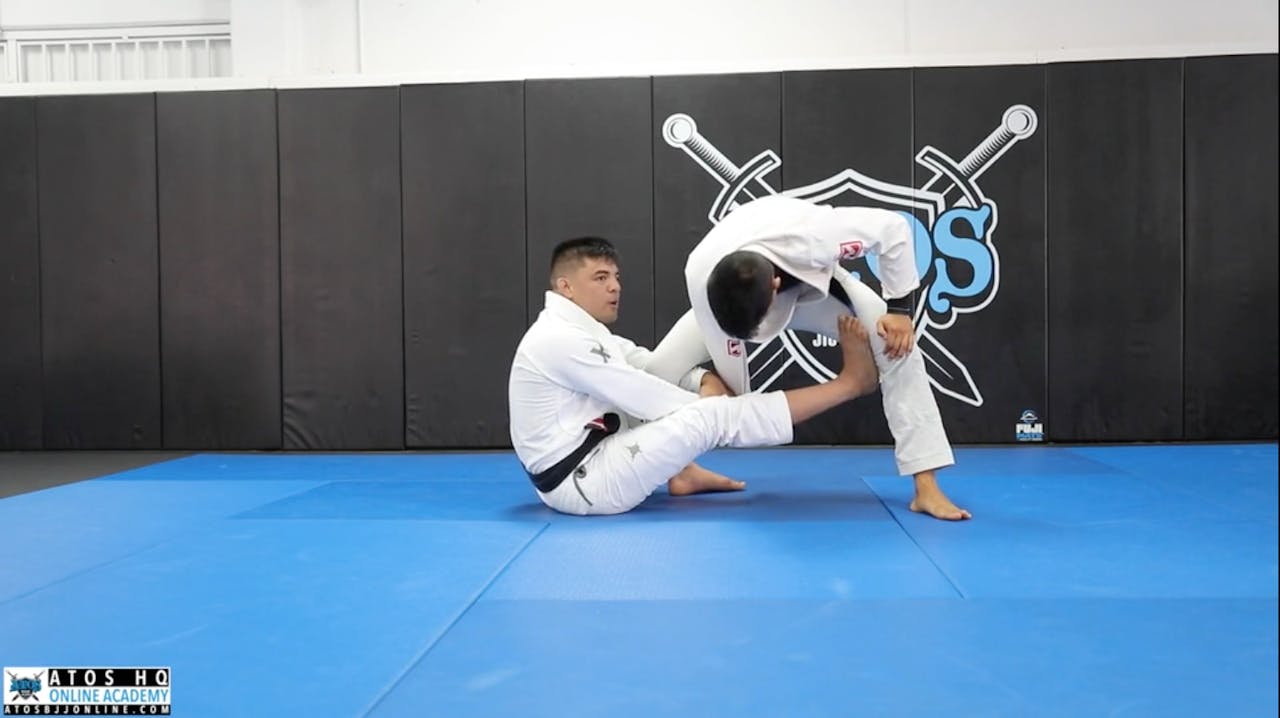 Sit Up Guard to Single Leg Using the Cross Grip + Sweep & Takedown ...