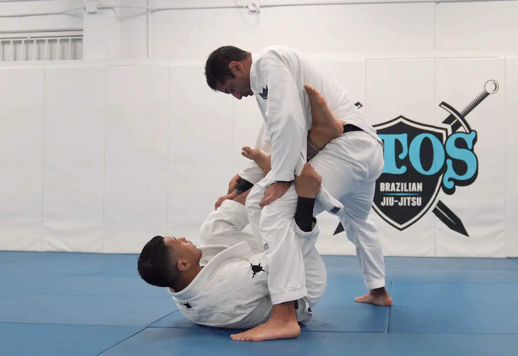 Squid Guard With Sweep Options From Closed Guard - Rolando Samson ...