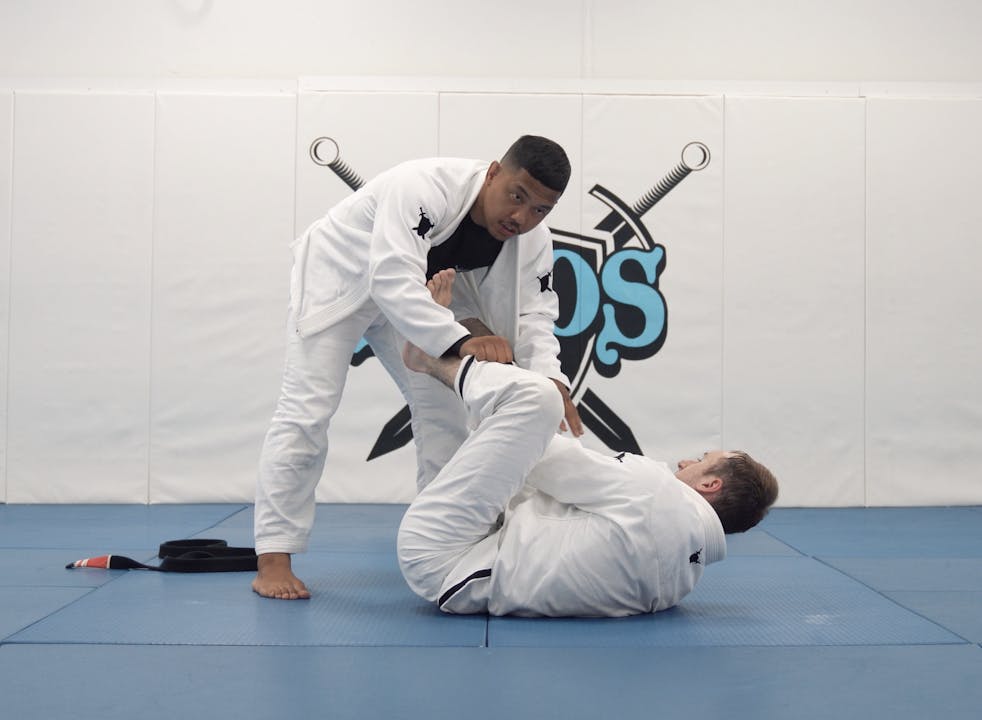 4 Options of Passing Worm Guard | Part 2 - Rolando Samson - Atos BJJ ...