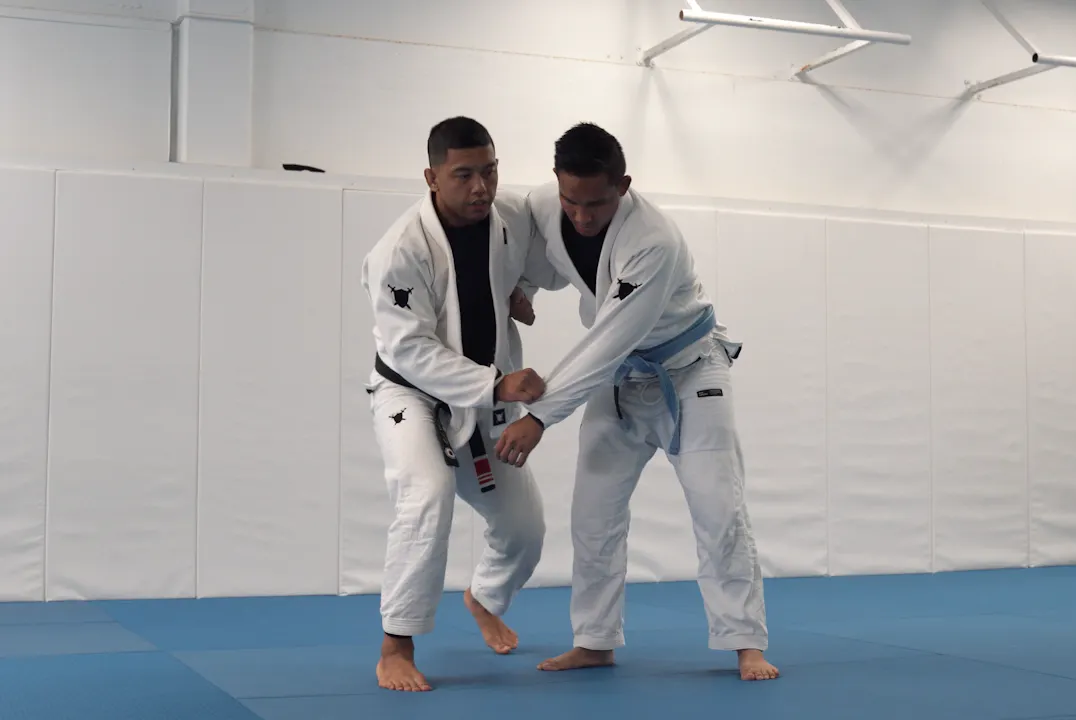 Underhook Takedown in the Gi - Rolando Samson - Atos BJJ OnDemand
