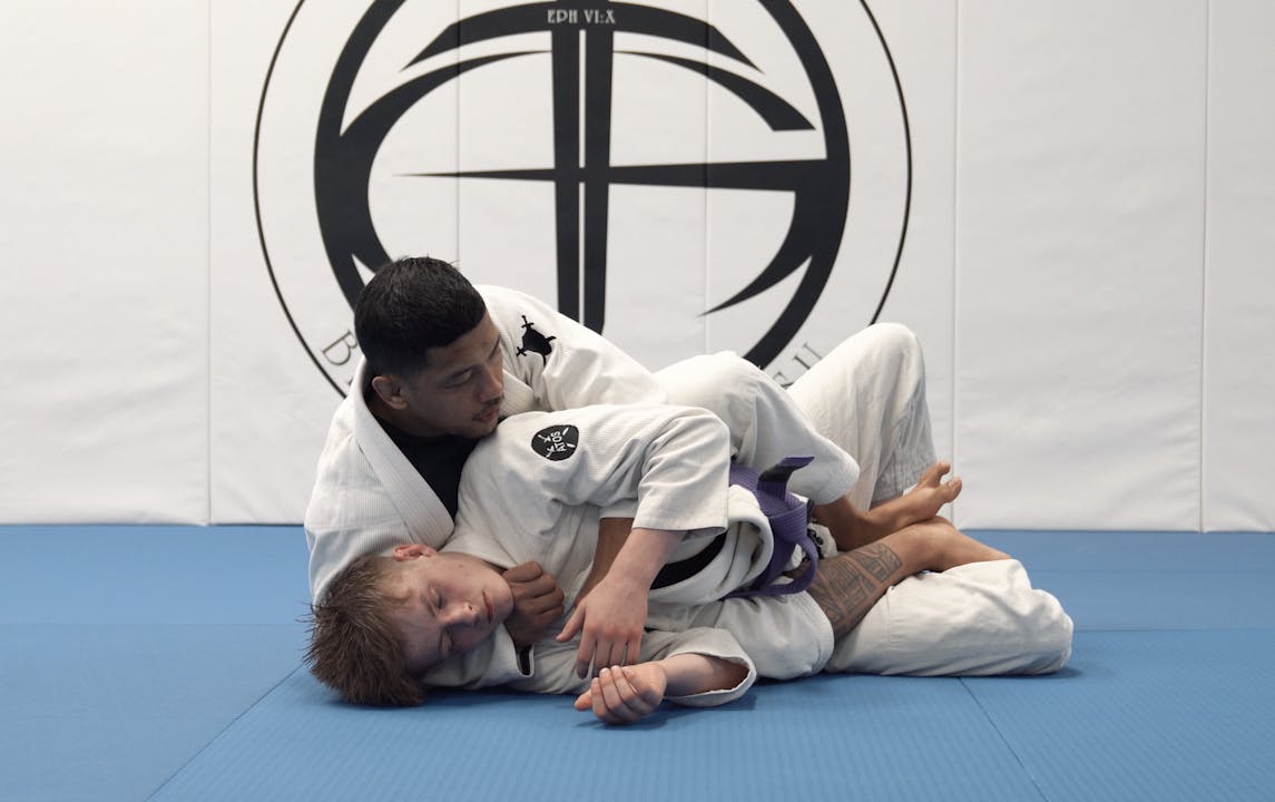 Clock Choke Finish with Cross Collar Choke Review | Part 1 - Simple ...