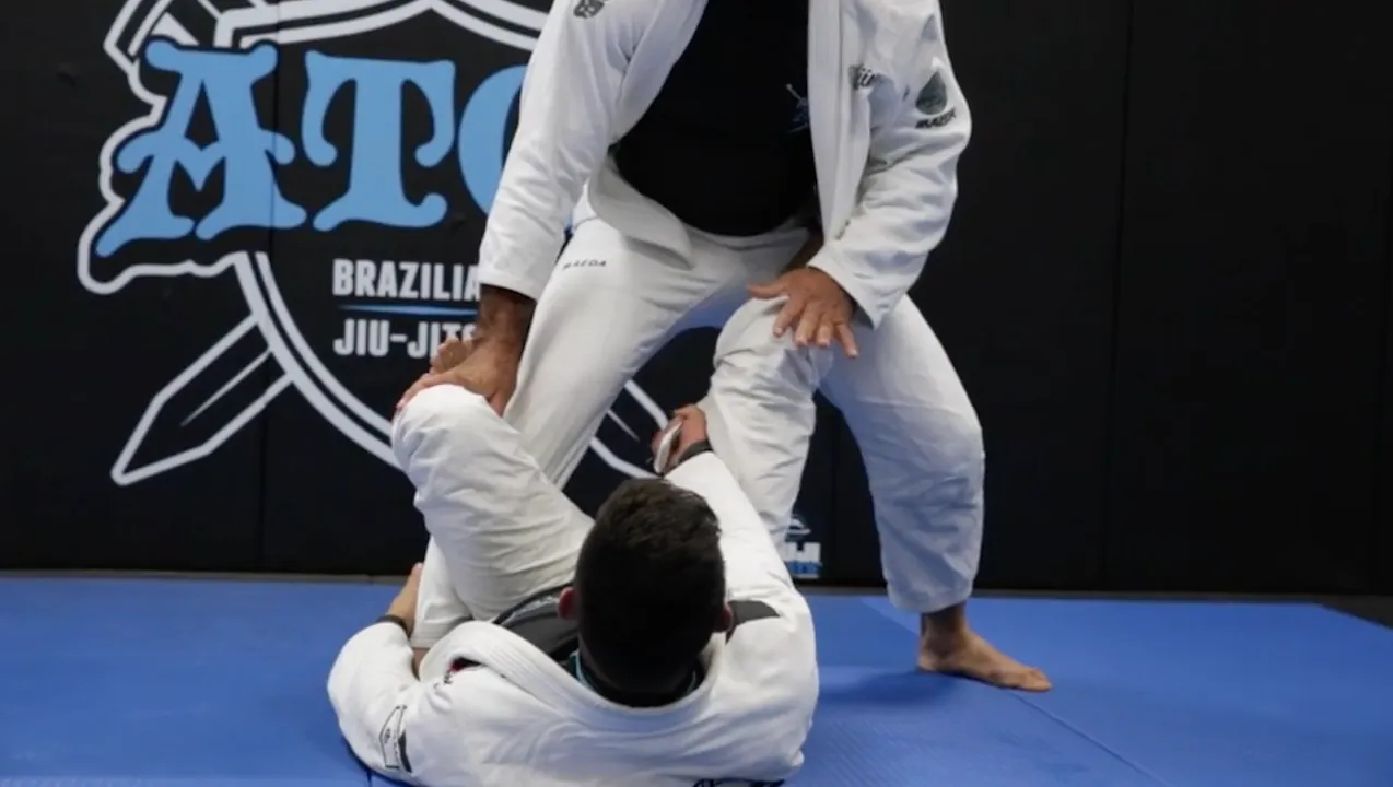 Long Step & Side Smash Pressure Pass From Worm Guard - Andre Galvao ...