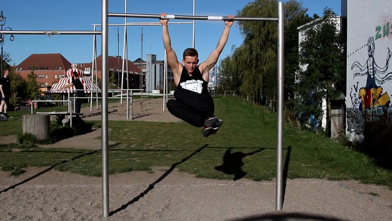 Side knee raises - Calisthenics Unity