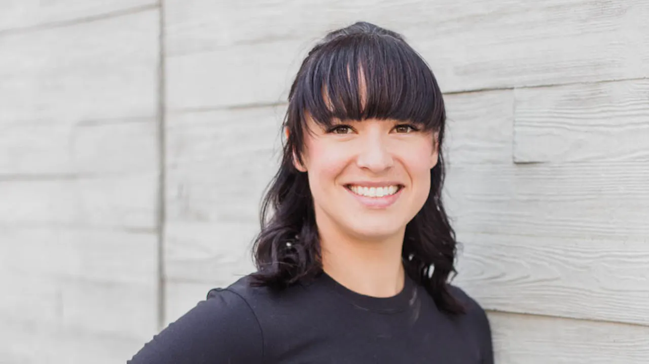 15 Min Stretch with Nicole - Barre Body Studio