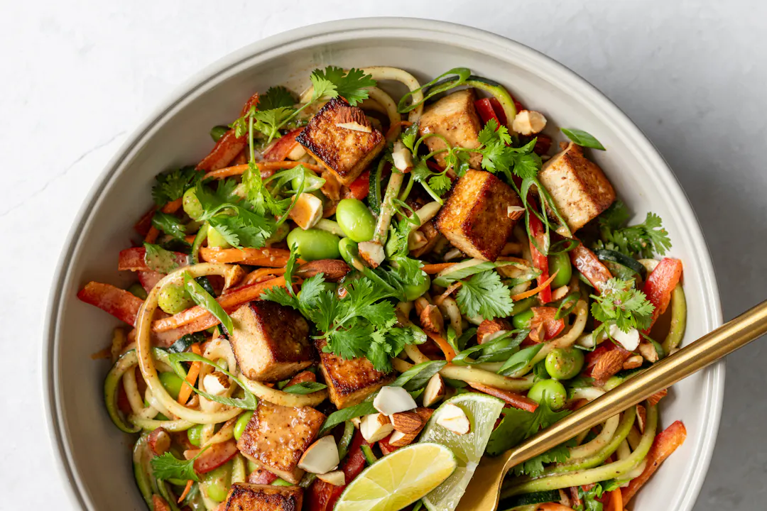 RAW PAD THAI WITH CREAMY ALMOND BUTTER SAUCE - ALIGN