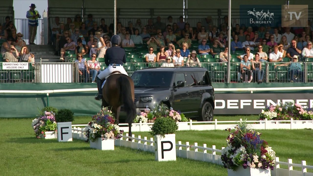 Day 2 Friday - William and Pippa Funnell Showjumping Masterclass ...