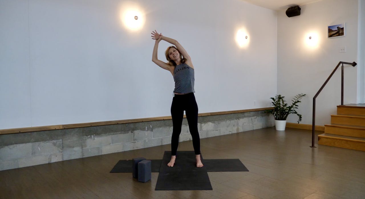 15 Minute Wake Up + Flow with Alice - Alice Lucas - Citizen On-Demand