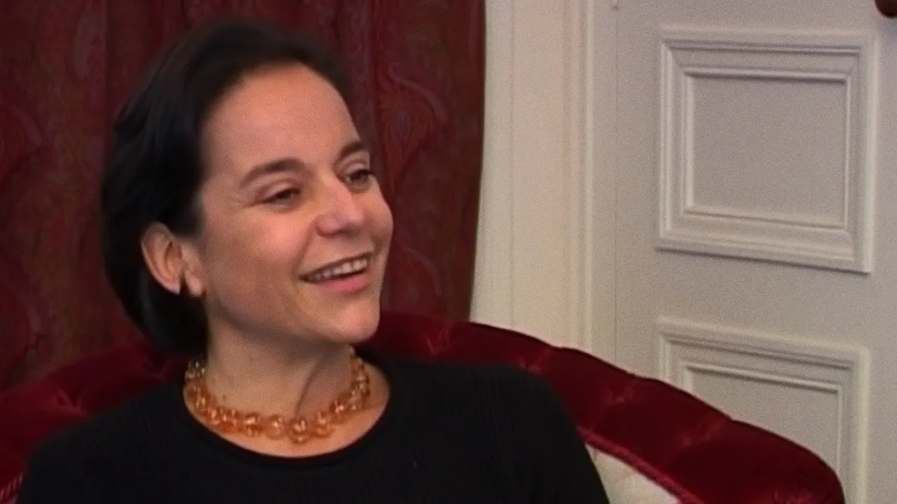 Caroline Eliacheff on LA CÉRÉMONIE - La cérémonie - The Criterion Channel