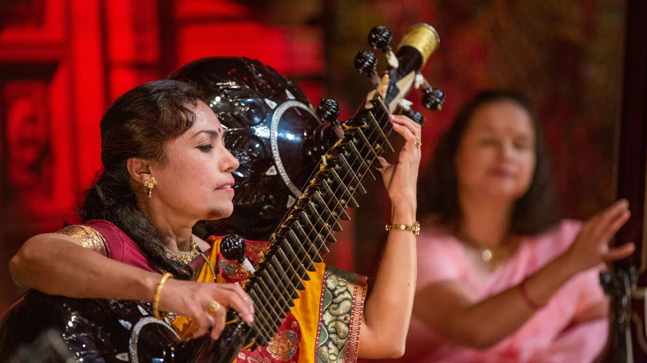 Jyoti Hegde | Raag Poorvi | Rudra Veena - Darbar Player