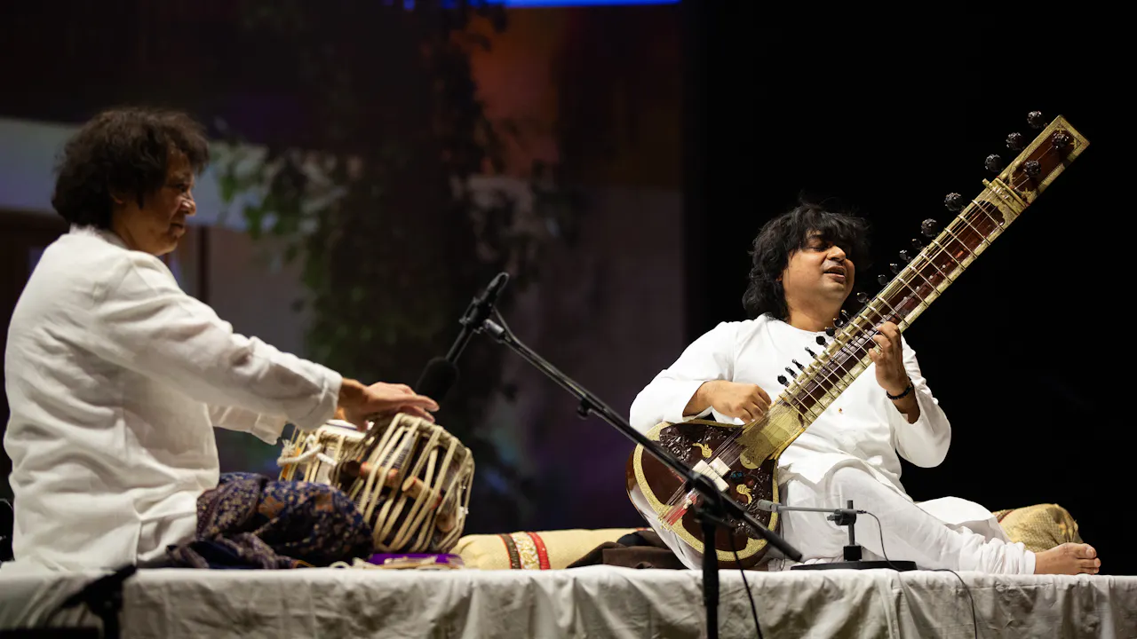 Niladri Kumar & Zakir Hussain | Raag Bhairavi - Darbar Player