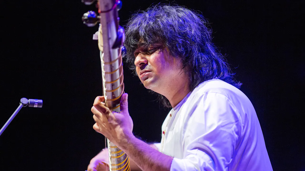 Niladri Kumar & Pandit Subhankar Banerjee | Raag Bhimpalasi - Darbar Player