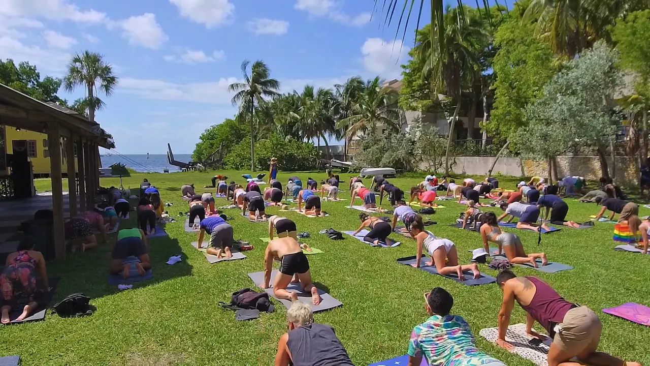 50 Min Yoga in Miami with Tiff Topia | Play | Dopamine - Yoga - DAYBREAKER+