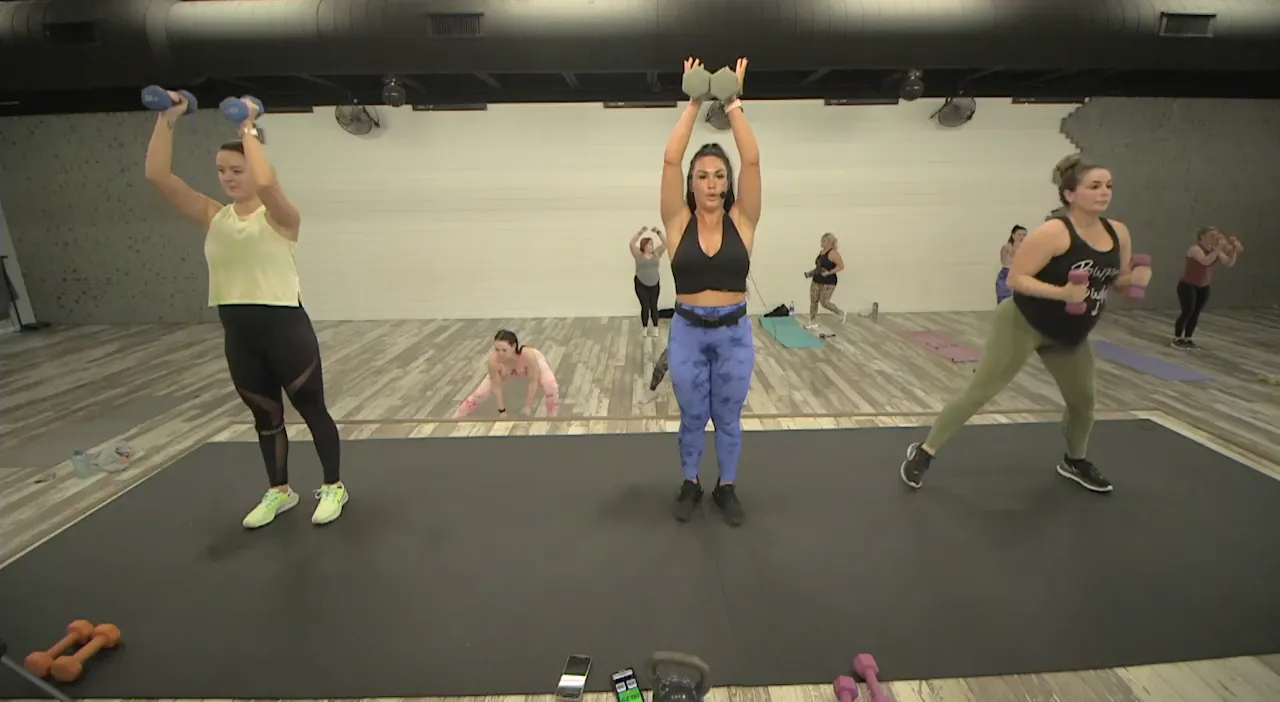Legs/Glutes/Core 45/15 Tabata 02-23-22 HIIT2FIT w/Jessica - Dance ...
