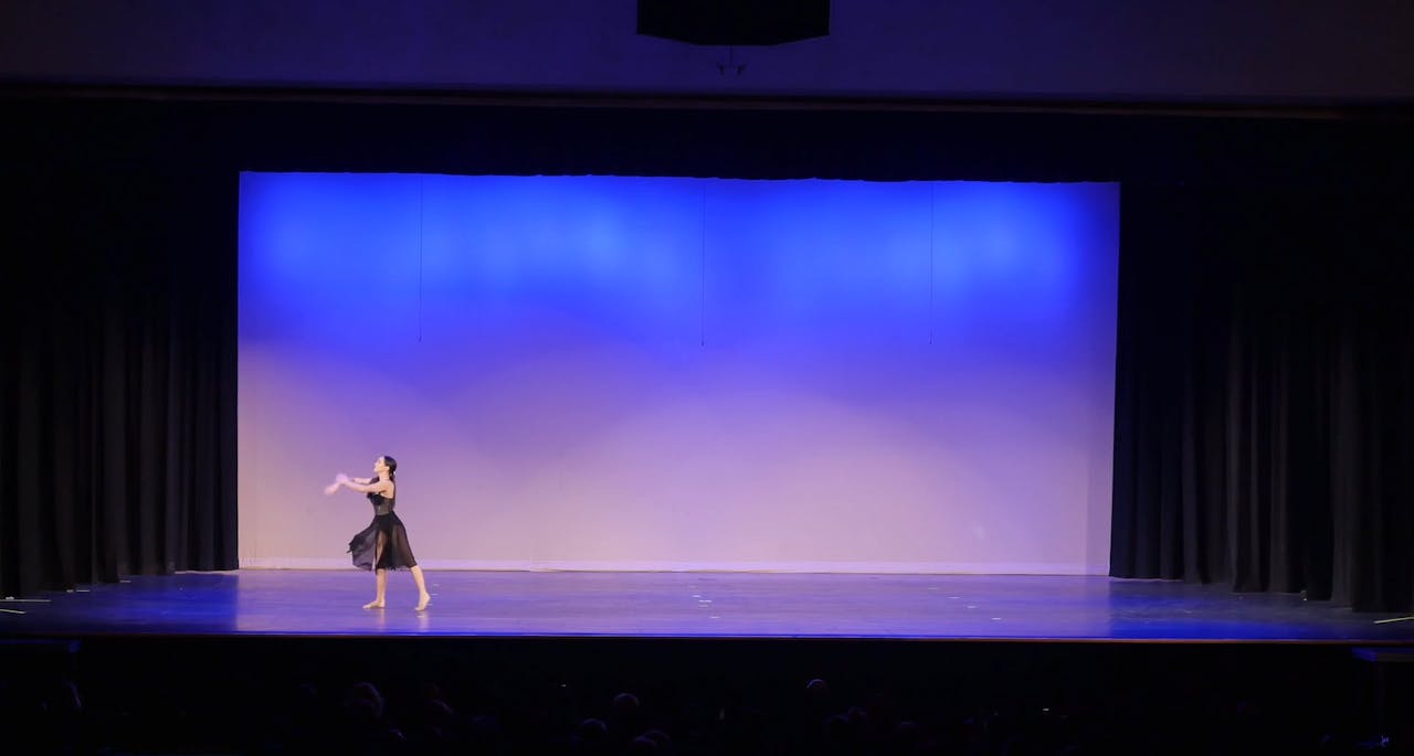 17 Ruby Blue - Dance Studio M