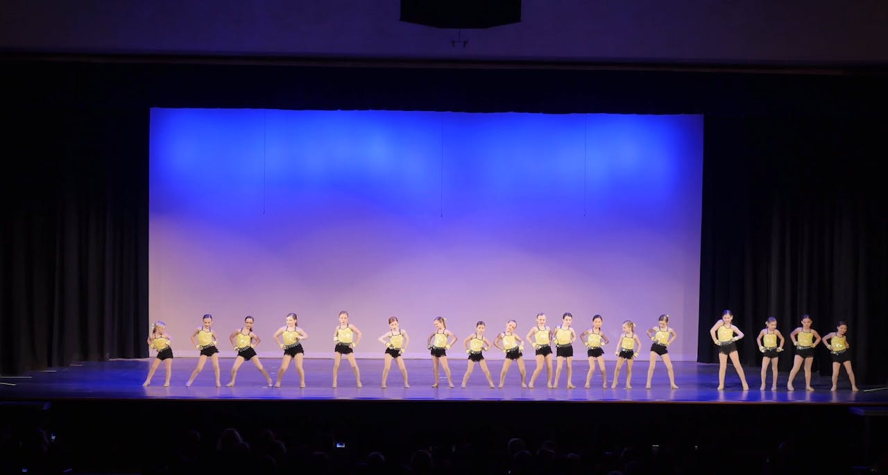 35 Queen Bee - Dance Studio M