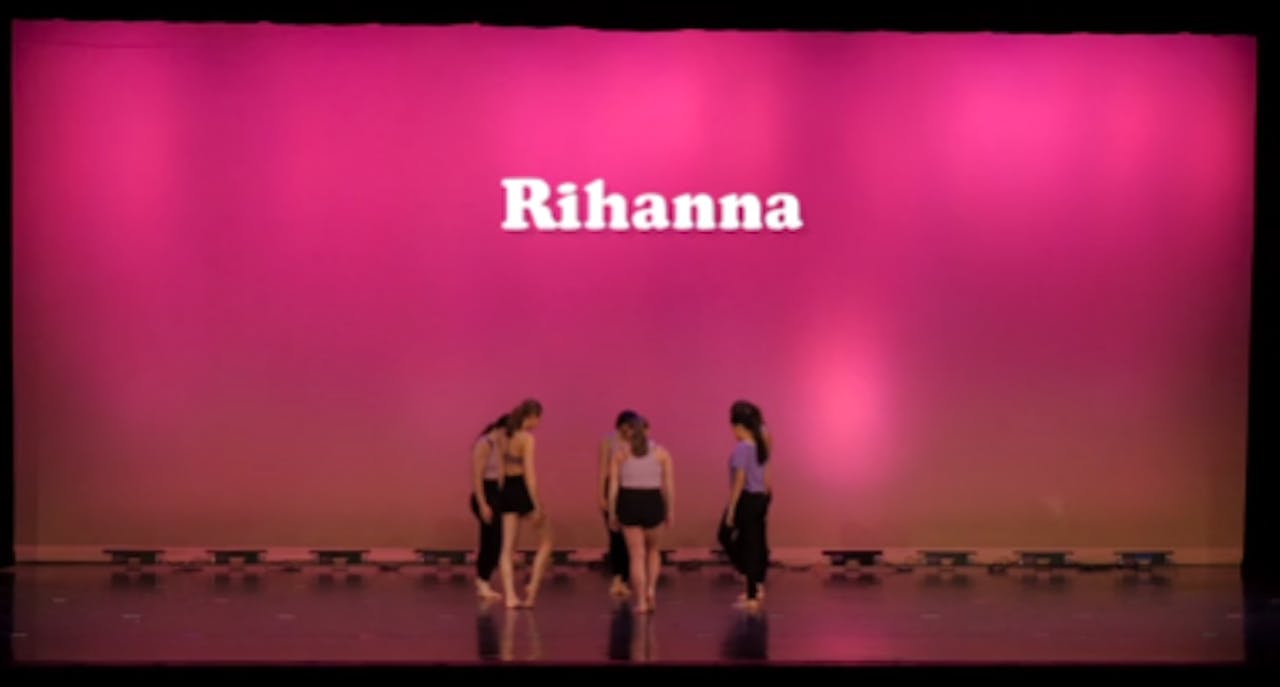 24 - Rihanna - Dance Studio M