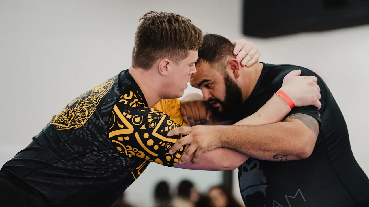Steven Graham vs Kelly Skelton-Badlani - Enigma TV