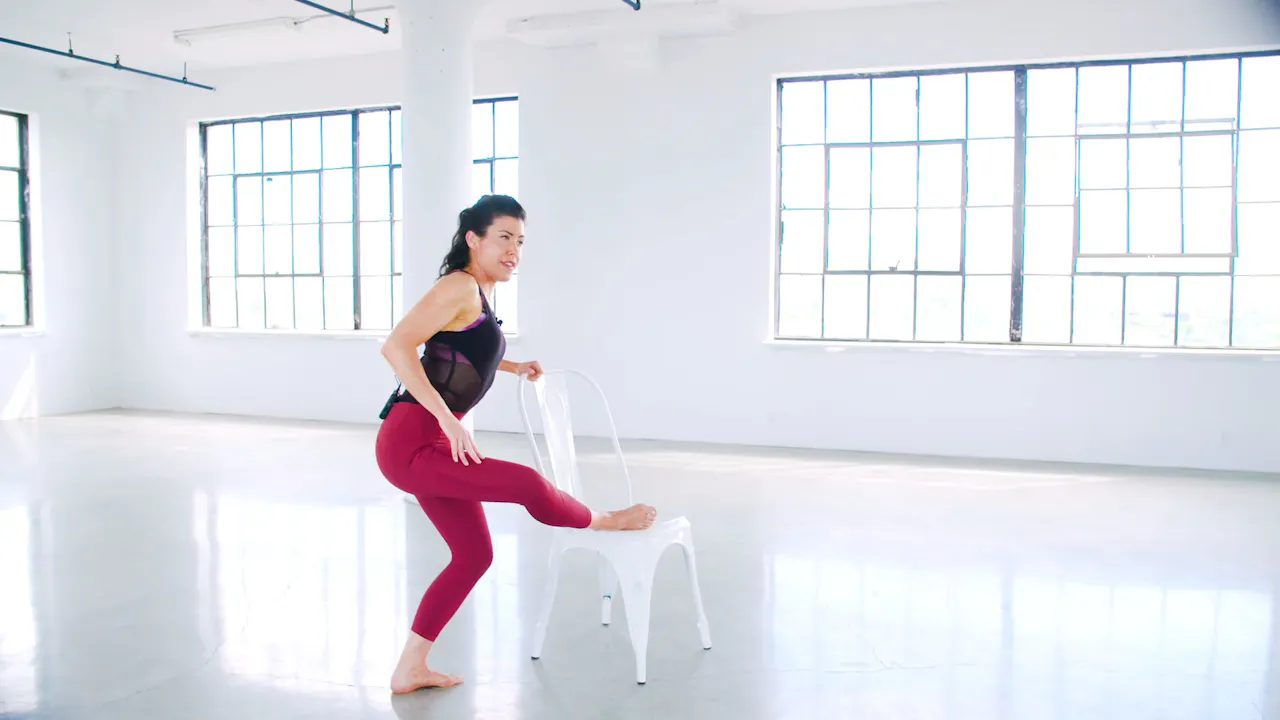 Leg & Butt Sculpting with Meg Feeney | Barre Stretch - Essentrics TV