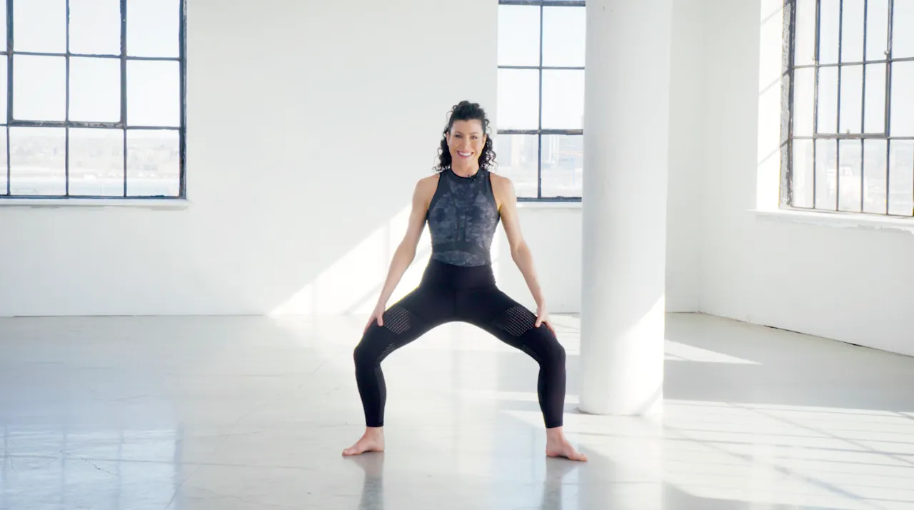 30s Workout: Total Body Strength & Flexibility with Meg Feeney ...