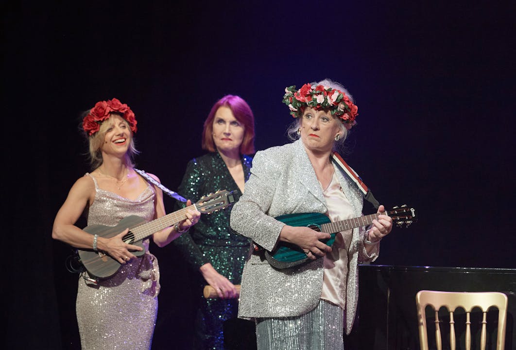 FASCINATING AIDA 40th ANNIVERSARY SHOW - FASCINATING AIDA