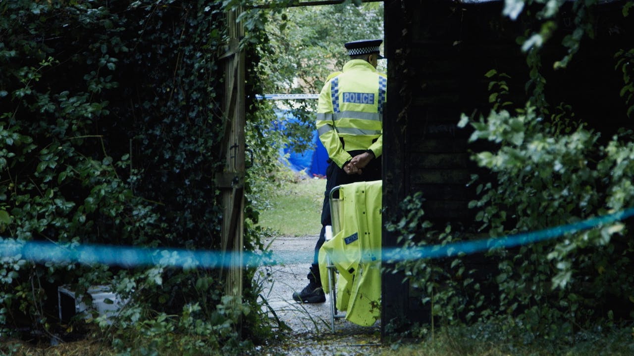 Catching A Killer: A Bullet Through the Window - Season 1 - MHz Choice