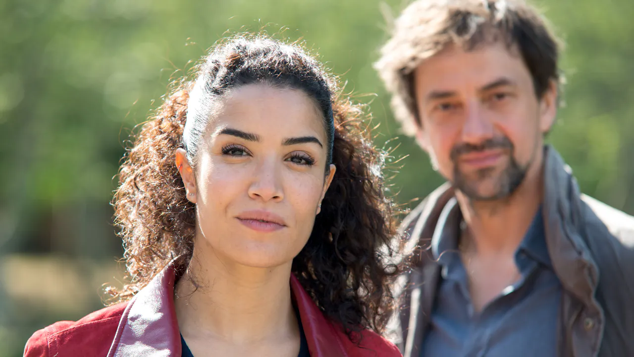 Under Law and Grace: Under Law and Grace - Season 1 - MHz Choice