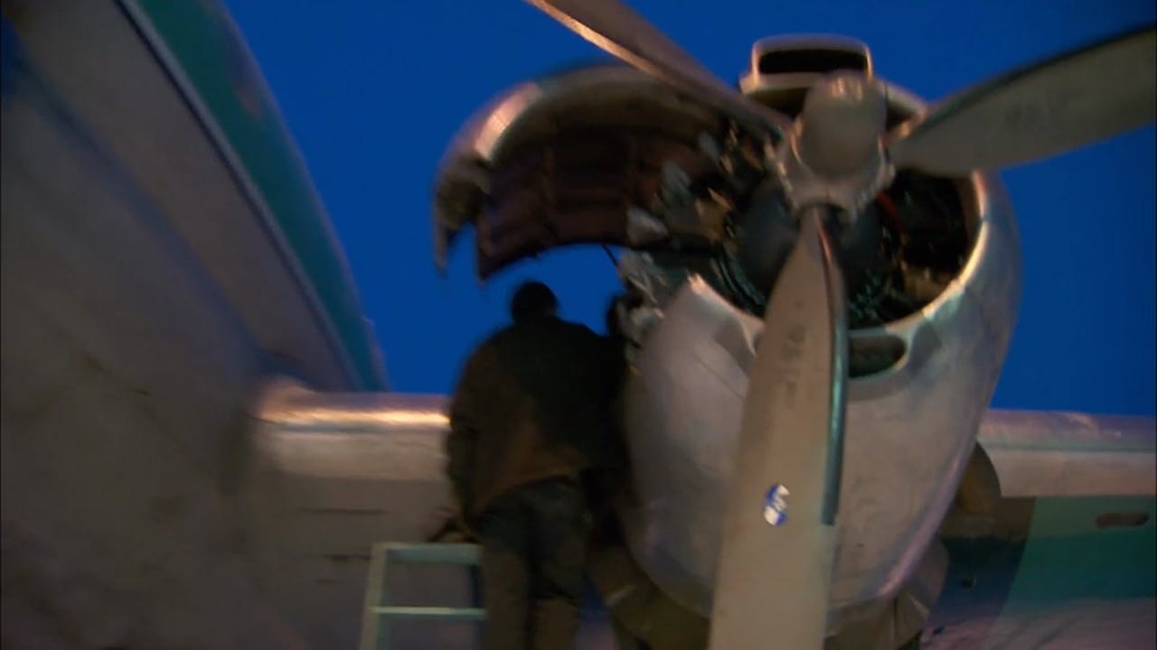 Ice Pilots Season 2, Episode 2 “Fire and Ice” - Ice Pilots NWT