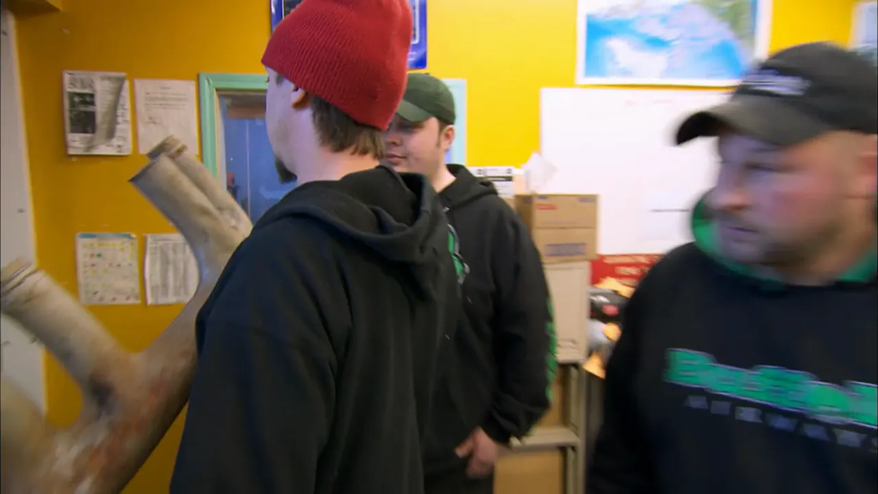 Ice Pilots Season 3, Episode 8 “Last Days” - Ice Pilots NWT