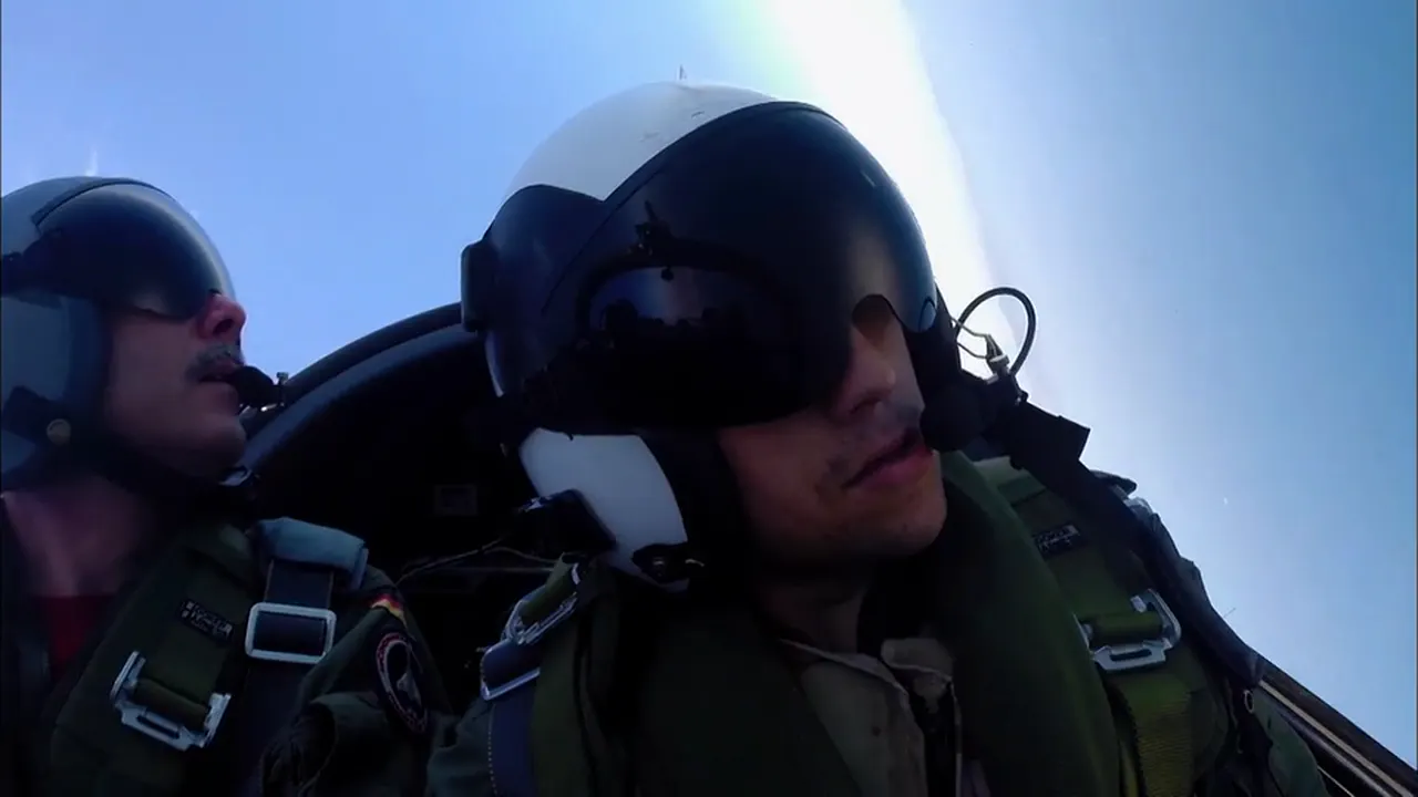 Ice Pilots Season 6, Episode 7 “Dogfight” - Ice Pilots NWT
