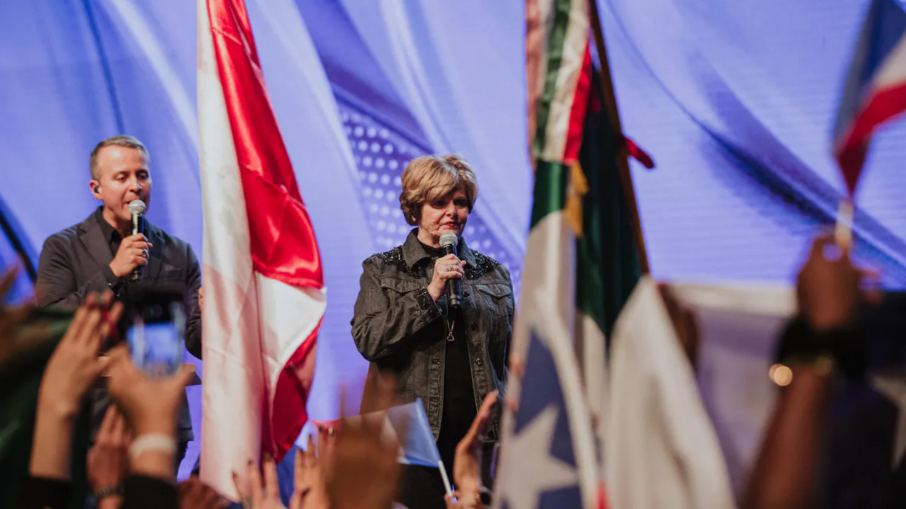 Time to evangelize - Prophet Cindy Jacobs (Español - English) - Español ...