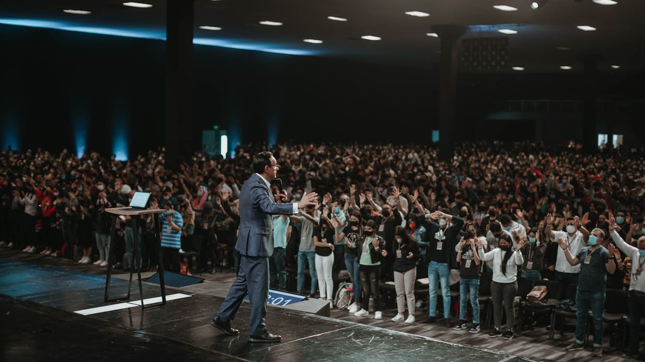 Interview: Pastor Cesar with influential global Pastors - G12TV