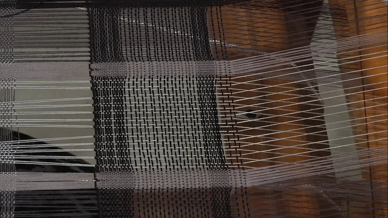 3.2.2 - Cramming & Denting Cotton Warp at the Loom - Season 3 Episode 2 ...