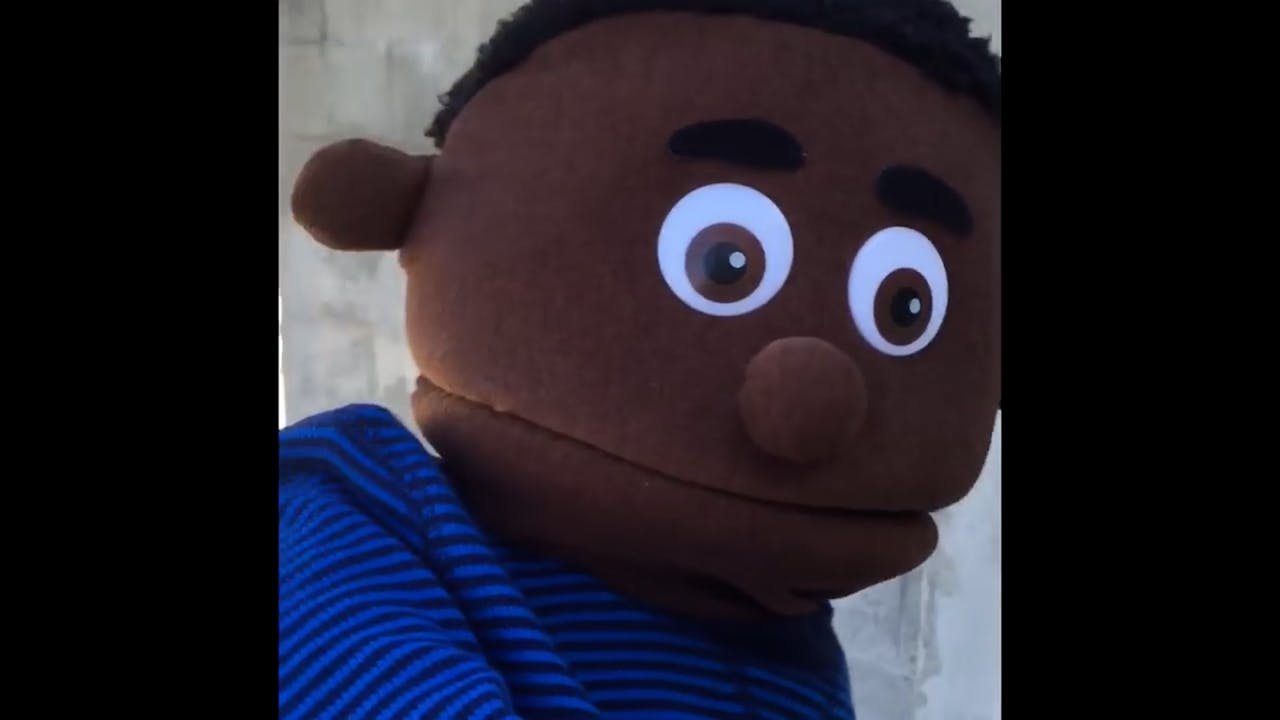 Crispy is Spotted By a Fan - FBA STREAM