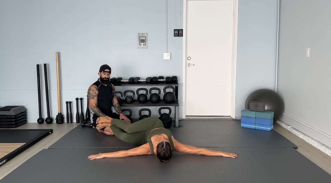Short Class 119: Hip and Low Back Circuit - Kinstretch with Beard