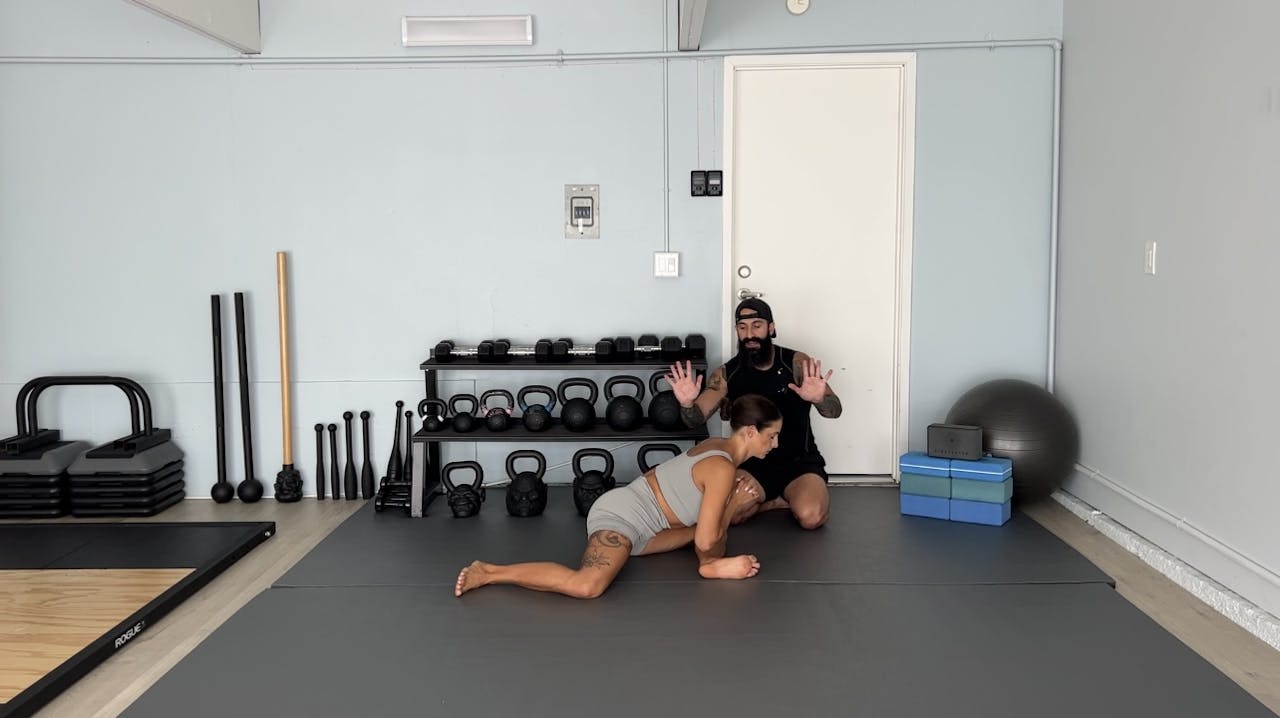 Short Class 111: Hip and Shoulder Circuit - Kinstretch with Beard