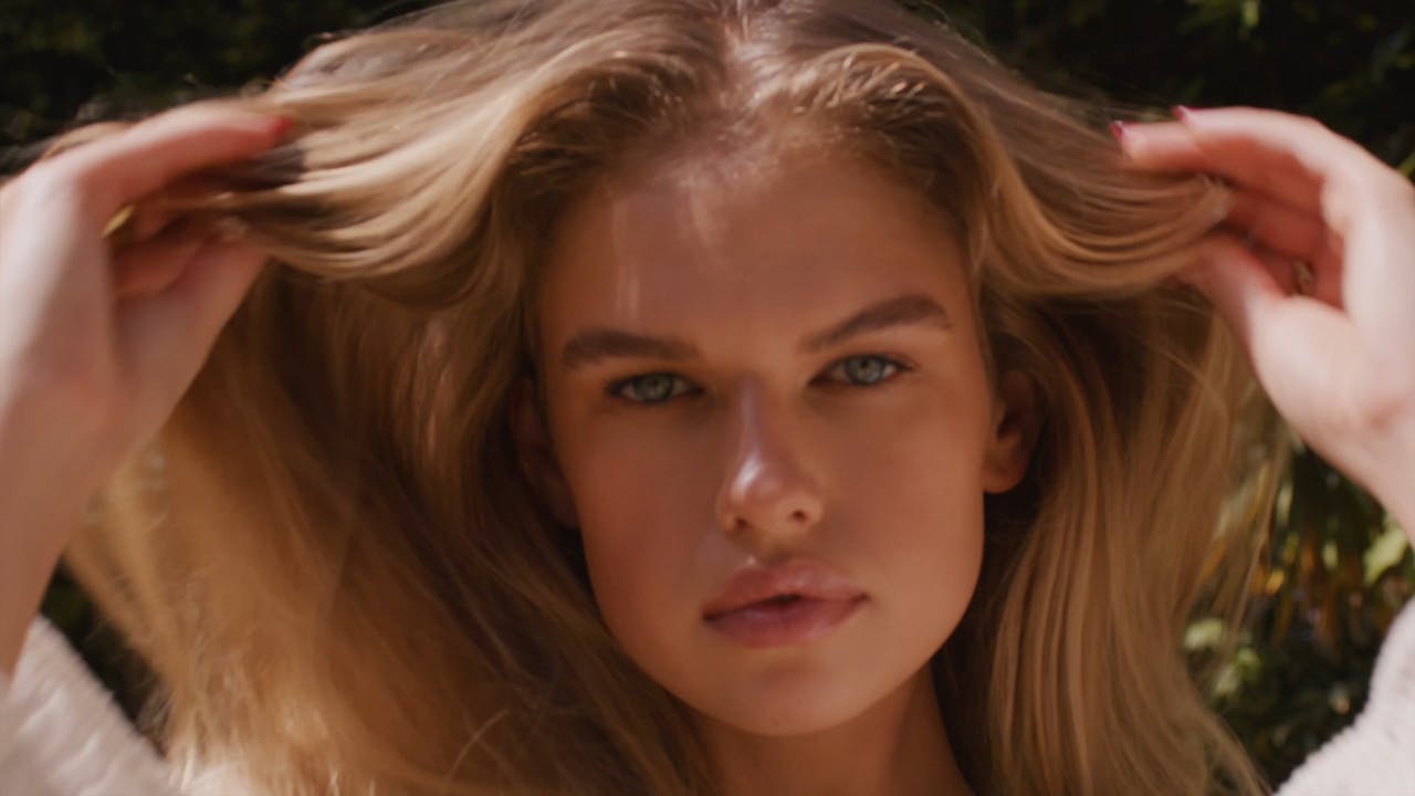 Abby Garret White Shirt - Behind the Scenes playlist - LIVE FAST MAGAZINE