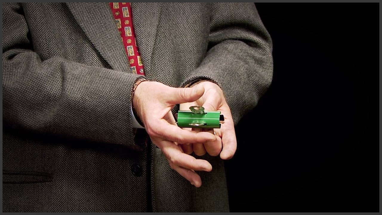 Basic Clip Switch - Master Magic Tricks
