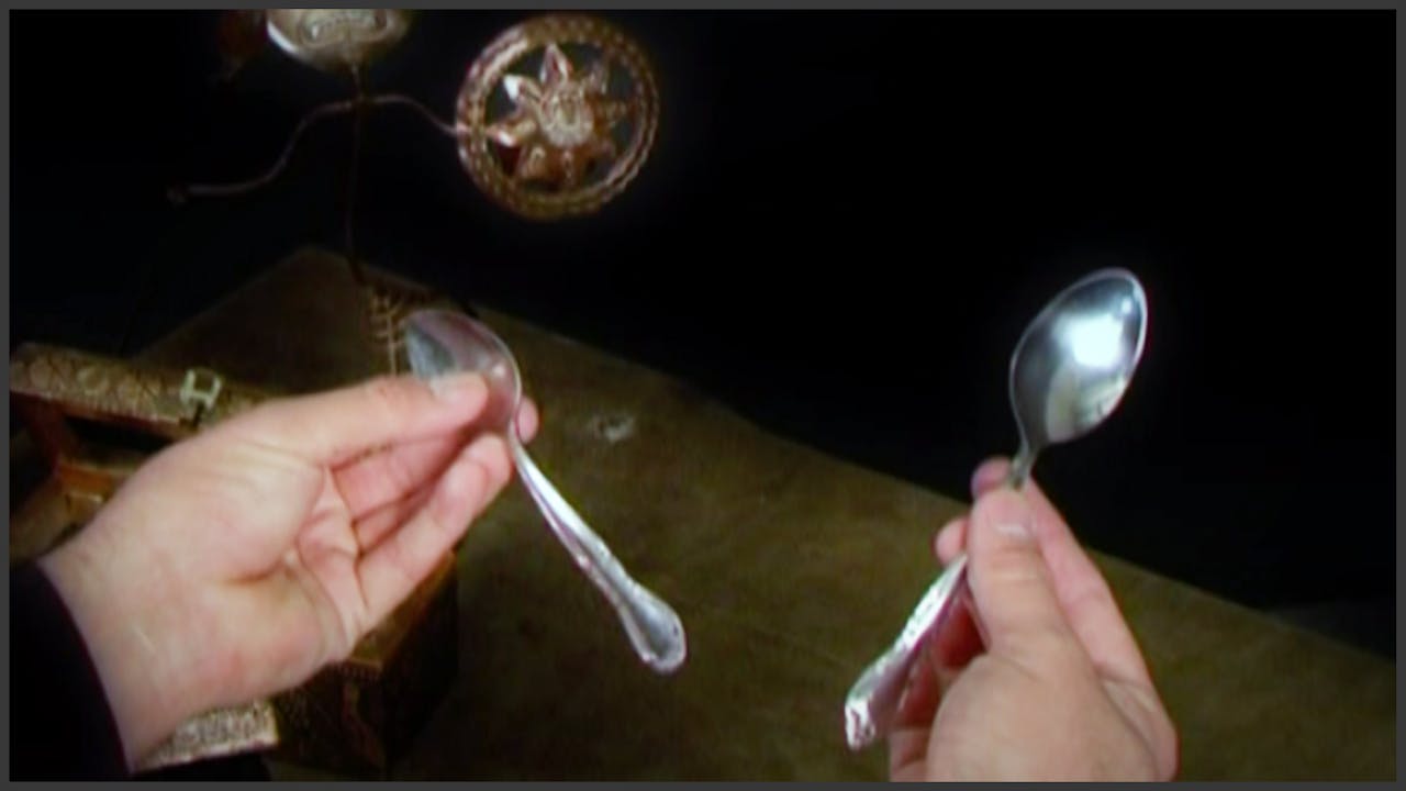 Magic Spoon Bending - Master Magic Tricks by Magic Makers