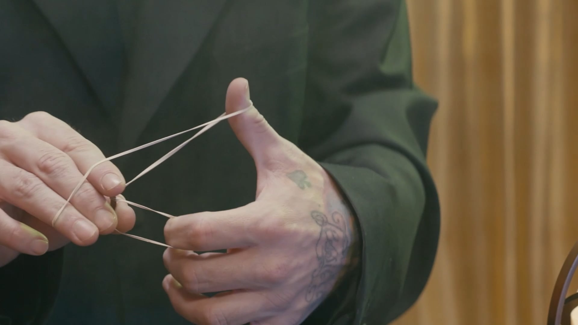 Houdini Ring Escape - Master Magic Tricks by Magic Makers