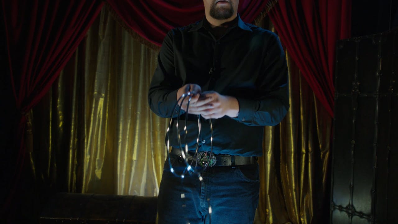 4 Linking Rings Performance - Master Magic Tricks