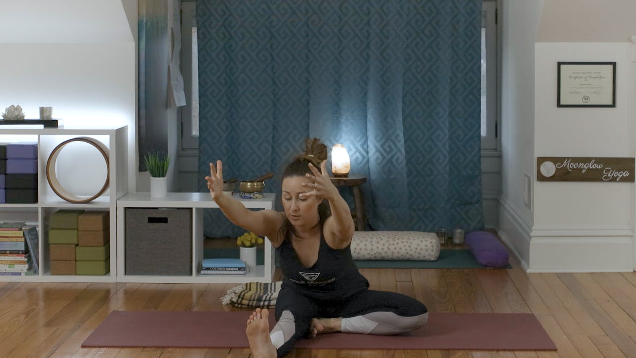 25 (or so) Minute Gentle Stretch - Moonglow Yoga Streaming Classes