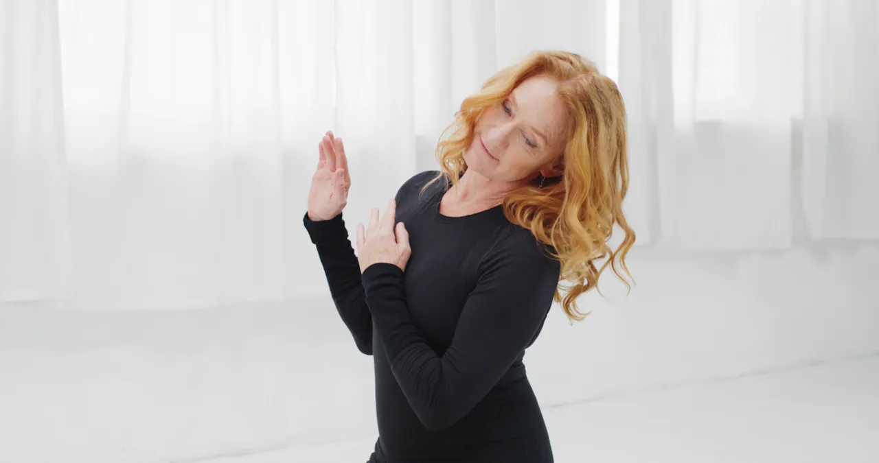 Movement Class with Kate | Yoga Dance Class (25 Mins) - Movement Living ...