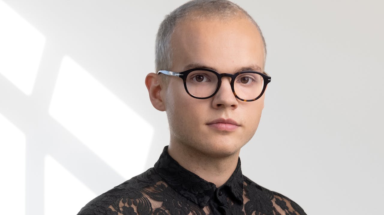 Meet the Director: Julian Quentin ("The Familiar") - NoBudge