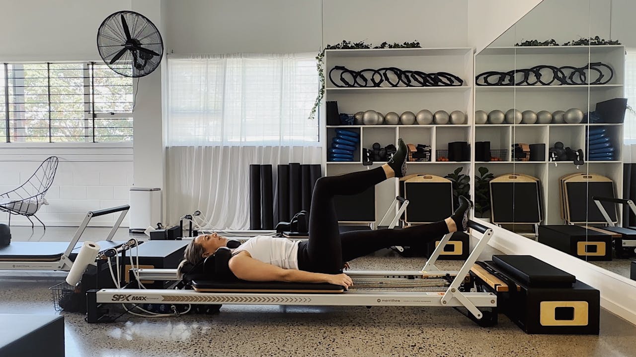 Warm Up / Single Leg Footwork (#023) - Reformer 1 - Teach ONFORM